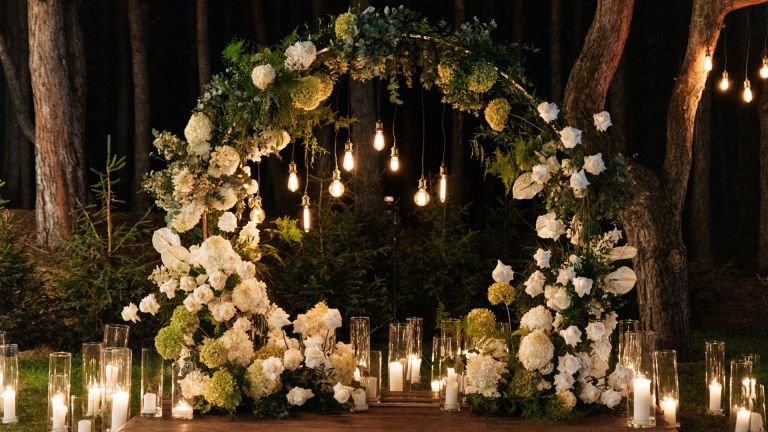5 Simple Flower Ideas For A Backyard Wedding 5-simple-flower-ideas-for-a-backyard-wedding
