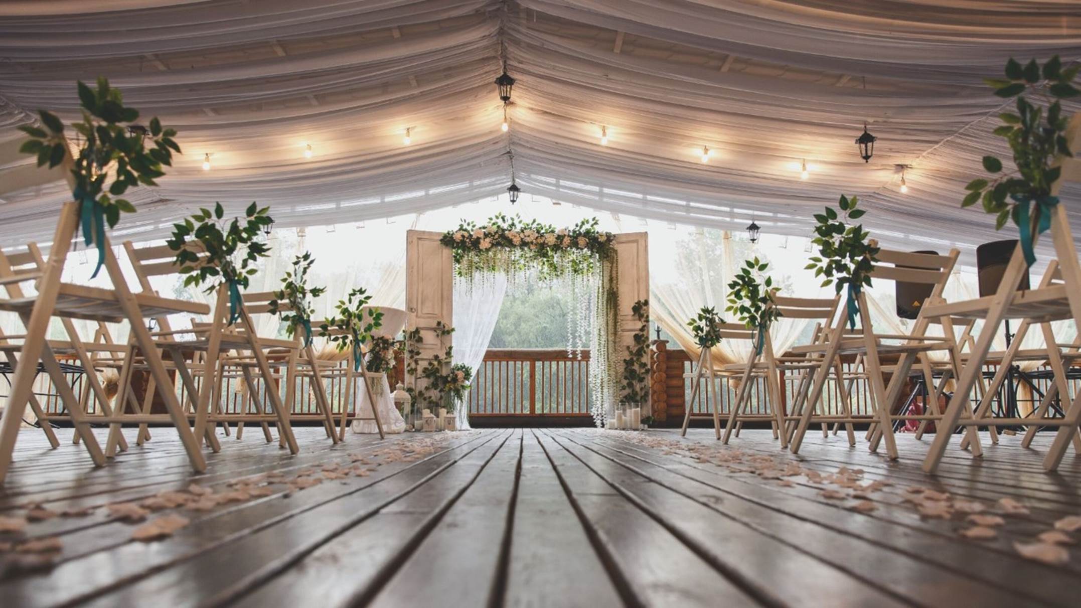 10 Ways To Make Your Wedding Ceremony More Meaningful