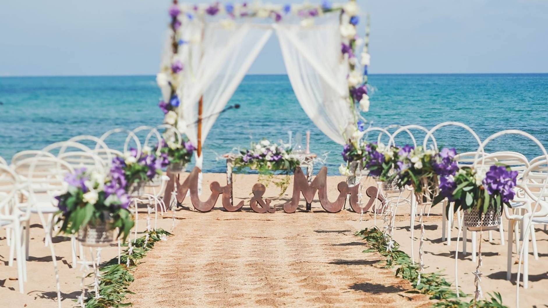 Long-Distance Wedding Planning: 9 Steps for Success