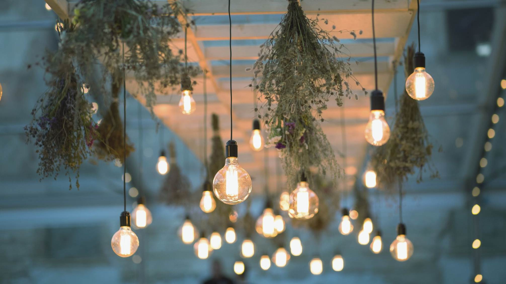 Creative and Inexpensive Lighting Ideas for Your Reception